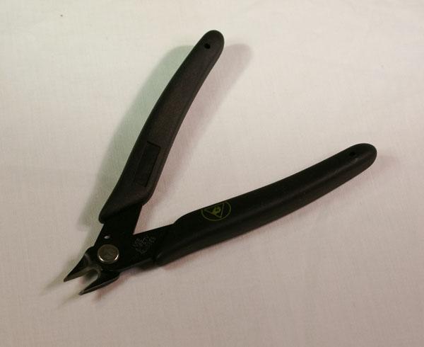 Xuron 170-IIAS Micro Shear Flush Cutter / Anti Static | Surclean Material Technology